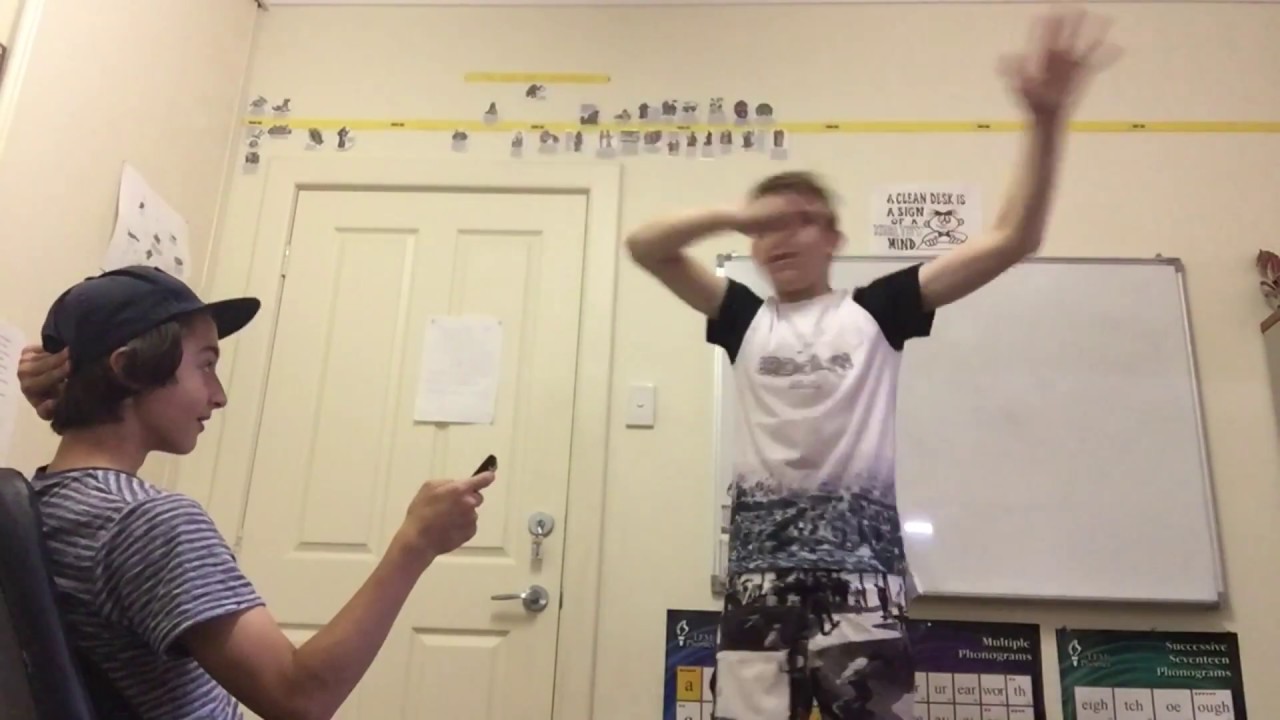The Dabbing Challenge! Who Does the Quickest Dabs? - YouTube