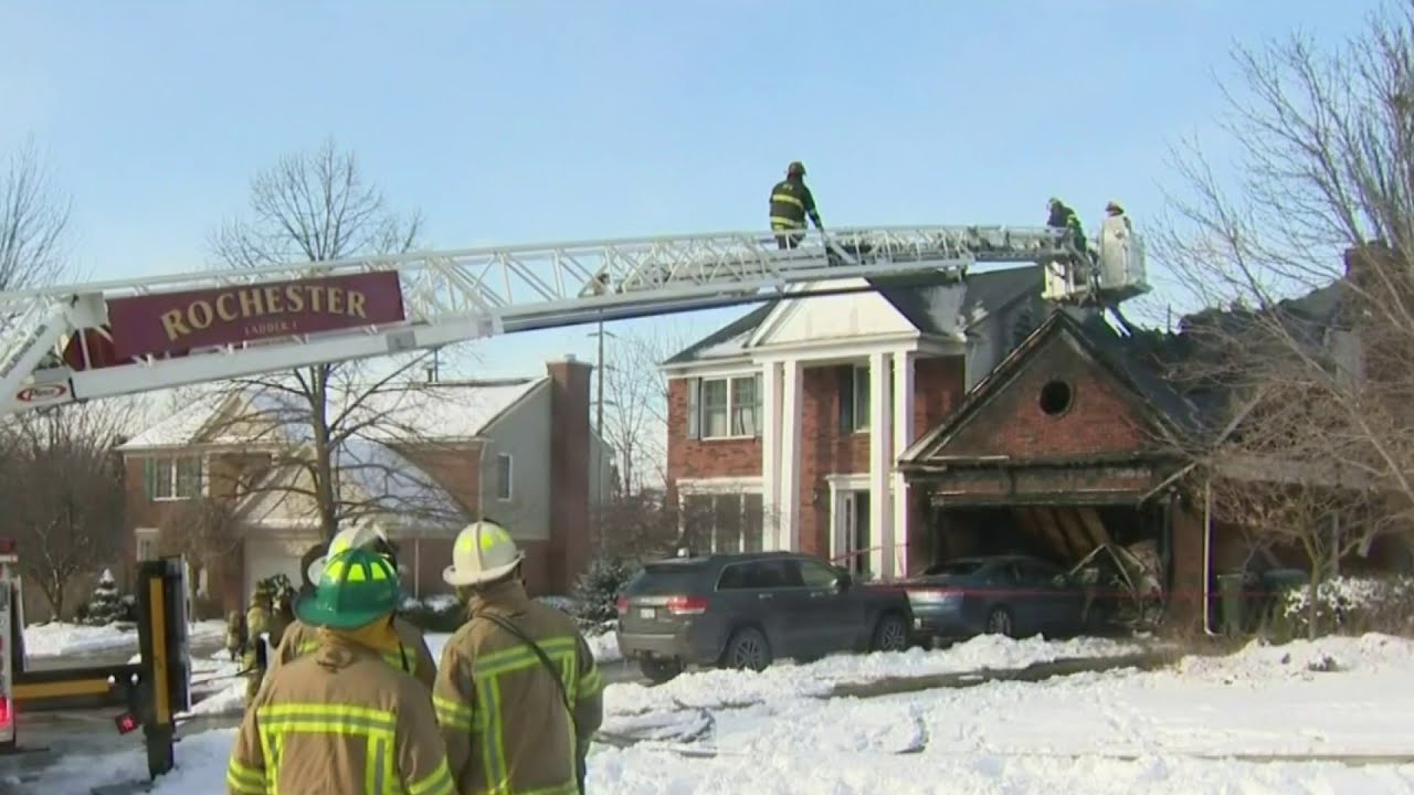 Investigation underway after Rochester Hills home catches fire - YouTube