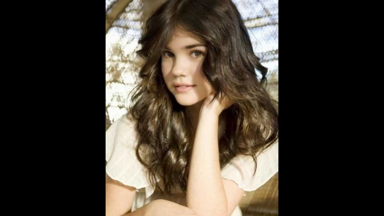 Maia Mitchell Und Selena Gomez