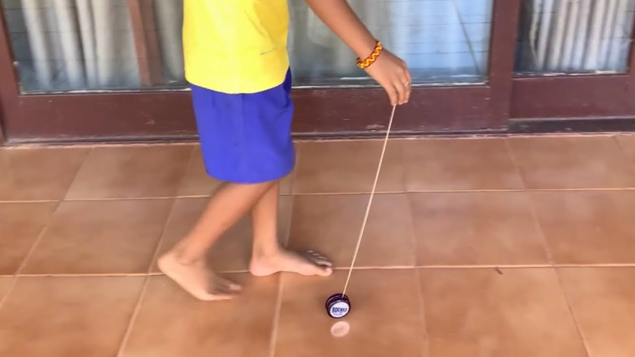 I taught the next generation how to yo-yo - YouTube