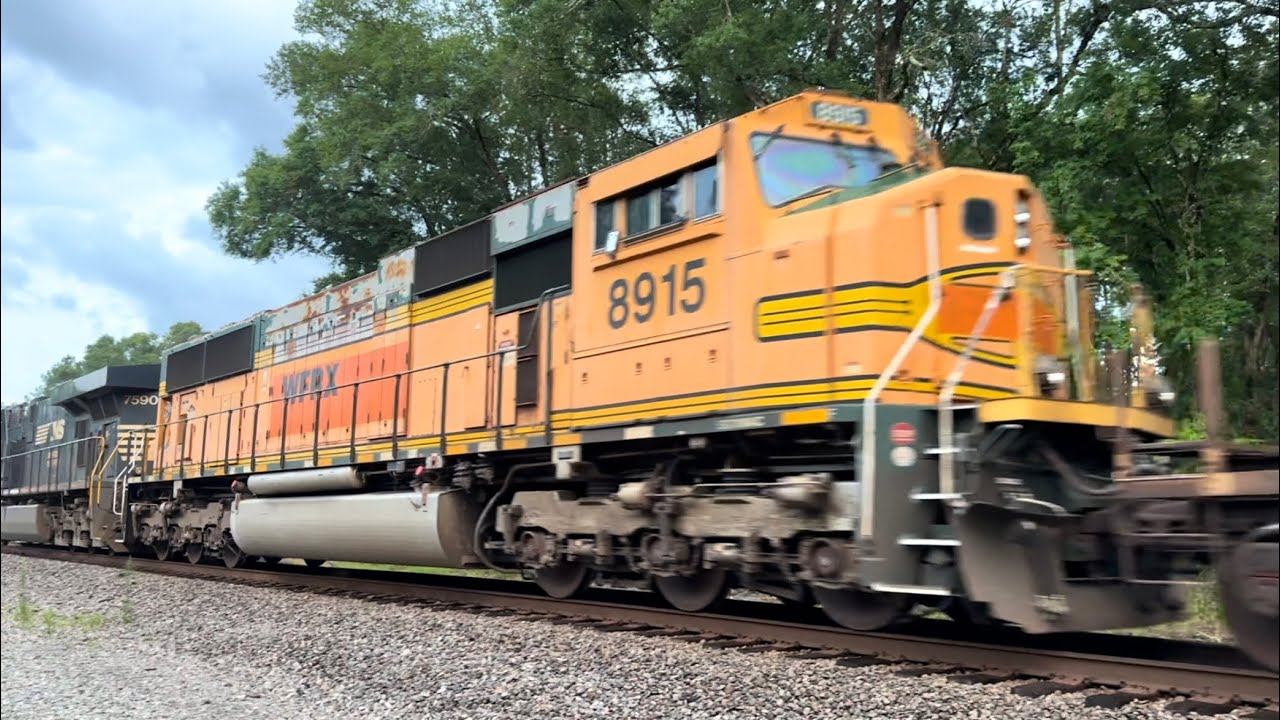 WFRX EMD SD70MAC Leaser Unit on a Late NS 29F at Crawford, Florida - YouTube