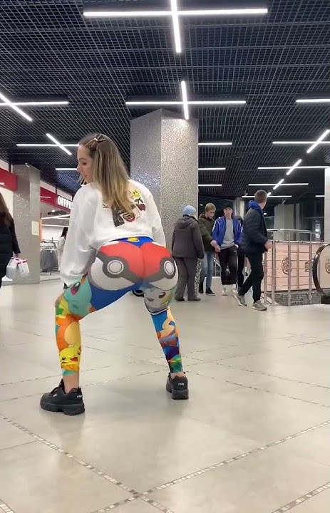 Танцует тверк в тц люди в шоке 🔥 Youtube