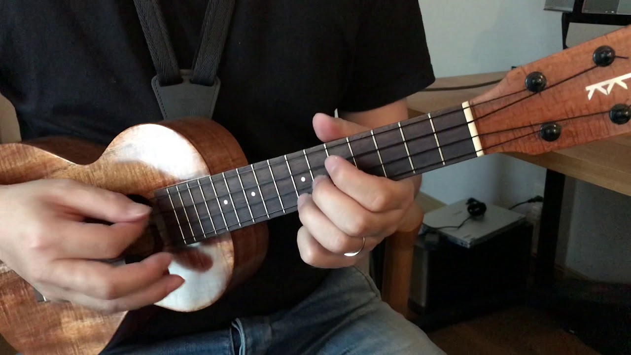 BEATLES - Eleanor rigby (Ukulele) - YouTube