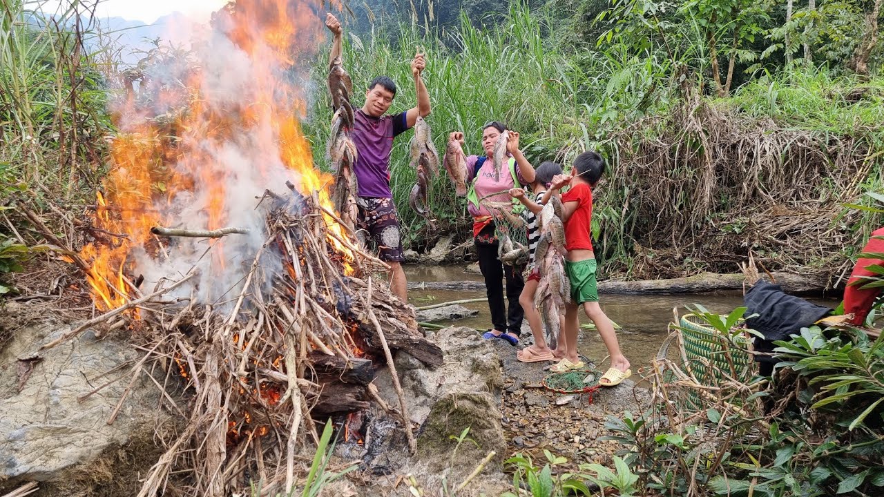 journey to catch stream fish | natural foods | How to make smoked fish ...
