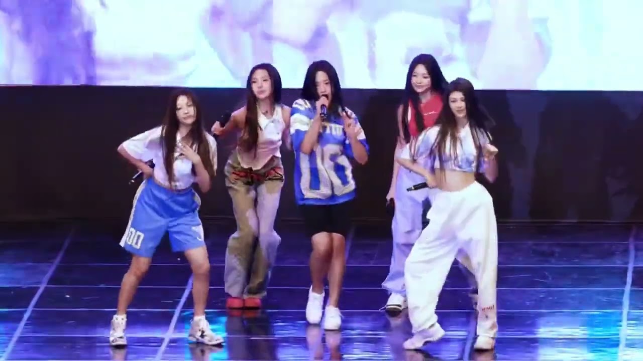 NEW-JEANS STAGE COOKIE DANCE MIRRORED (STANDING) - YouTube