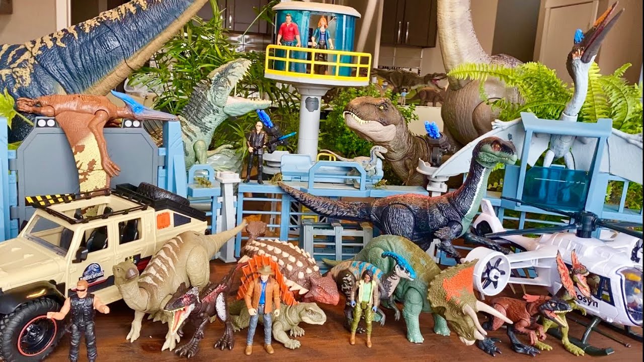 Jurassic World Dominion Biosyn Valley Ultimate Figure Recap - YouTube