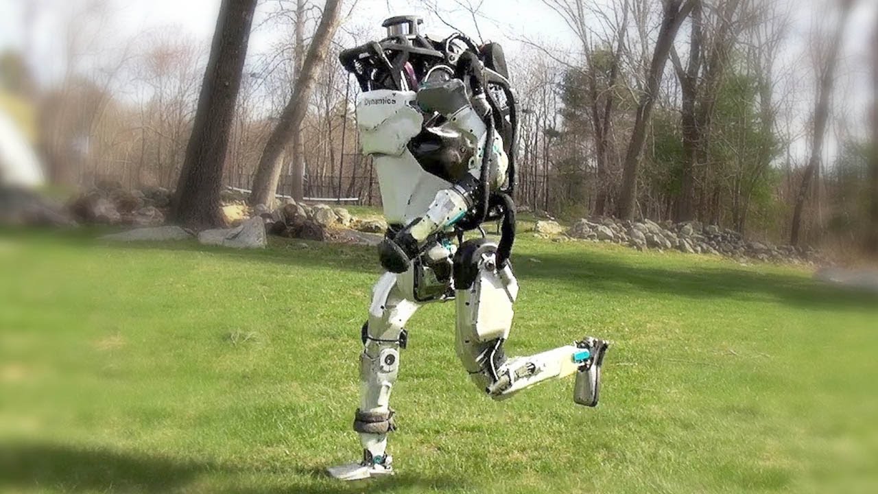 Walking Boston ROBOT Does What No Other Robot Has Done Before - YouTube