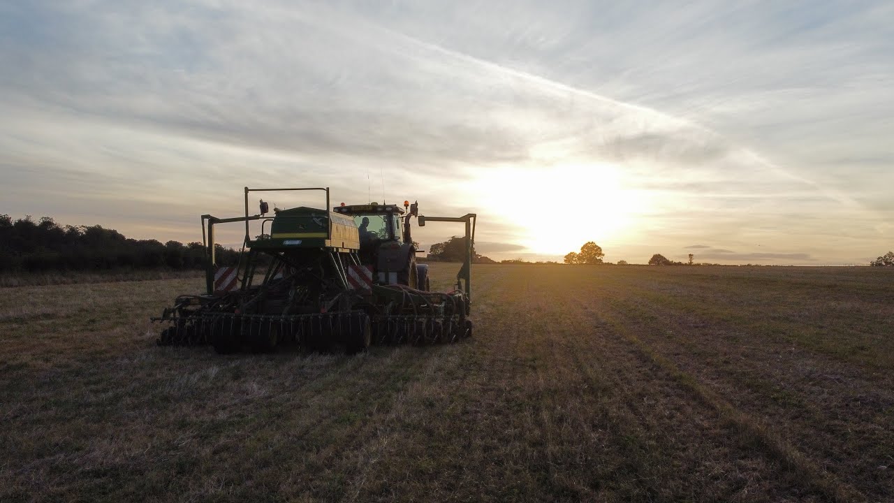 John Deere 750A Drirect drilling Wheat into Grass! - YouTube