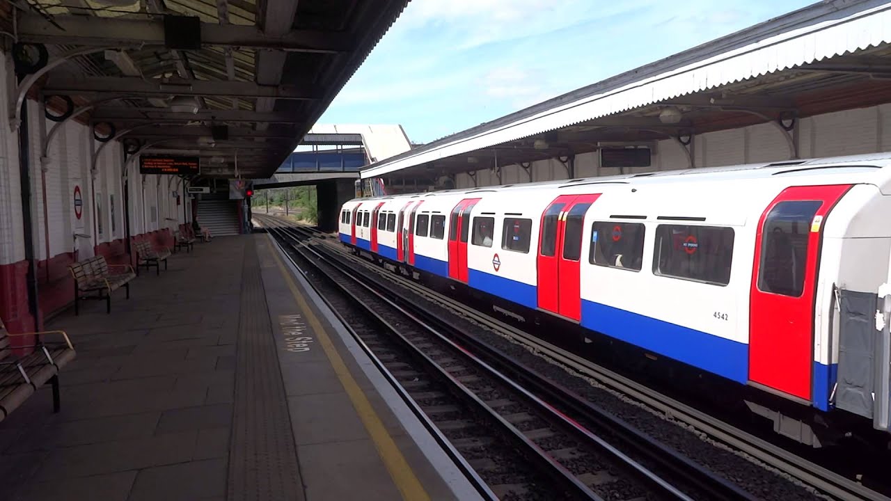 London Overground, Bakerloo Line & Virgin trains at Kenton - YouTube