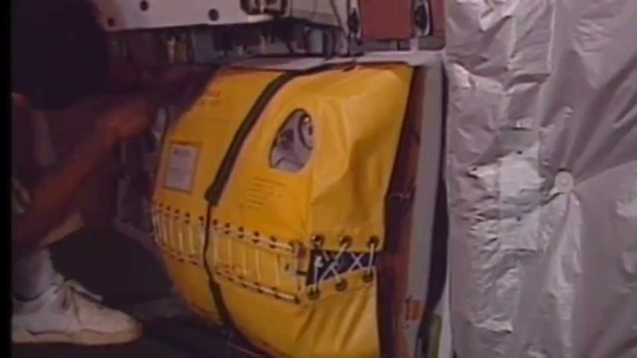 Passenger Door Escape Slide Installation/Disconnection A320 Family ...