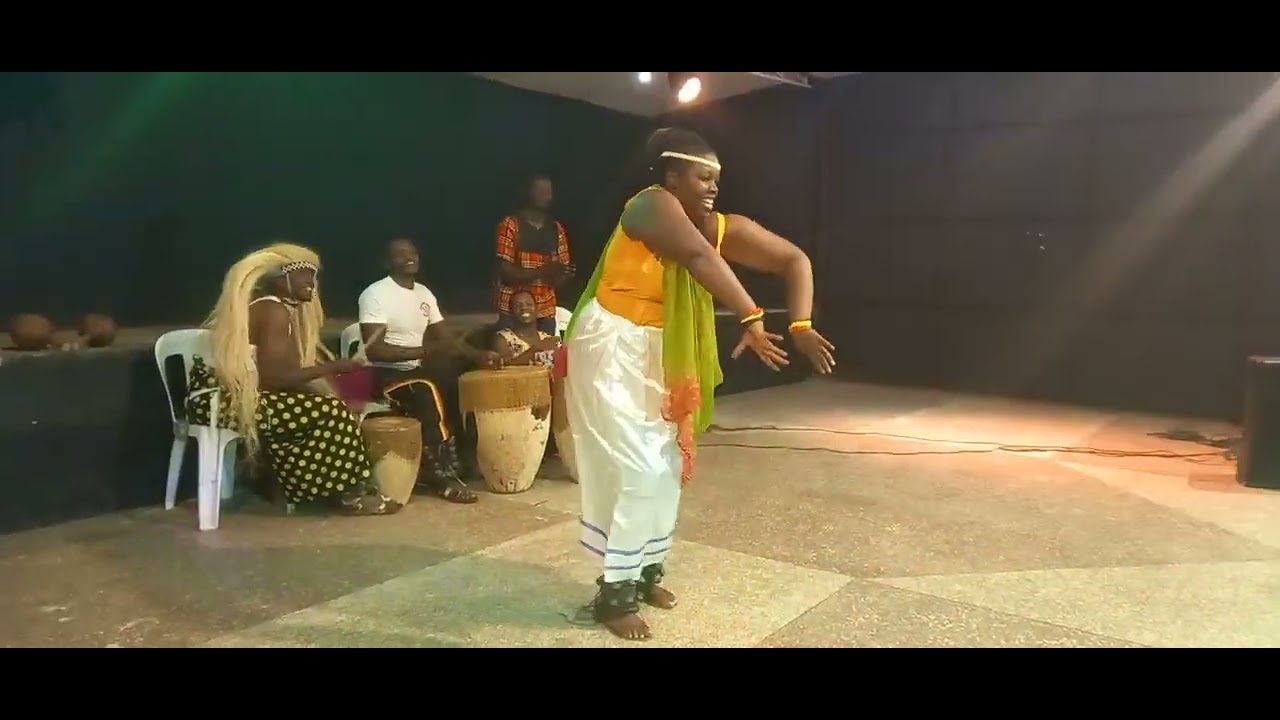 Amaraba dance by Nicole Olivia Dance group - YouTube