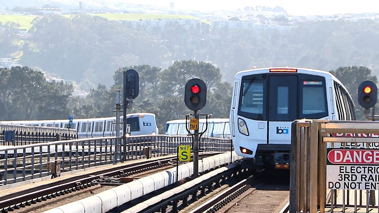 BART(Bay Area Rapid Transit) : Millbrae & Antioch Bound Bombardier ...
