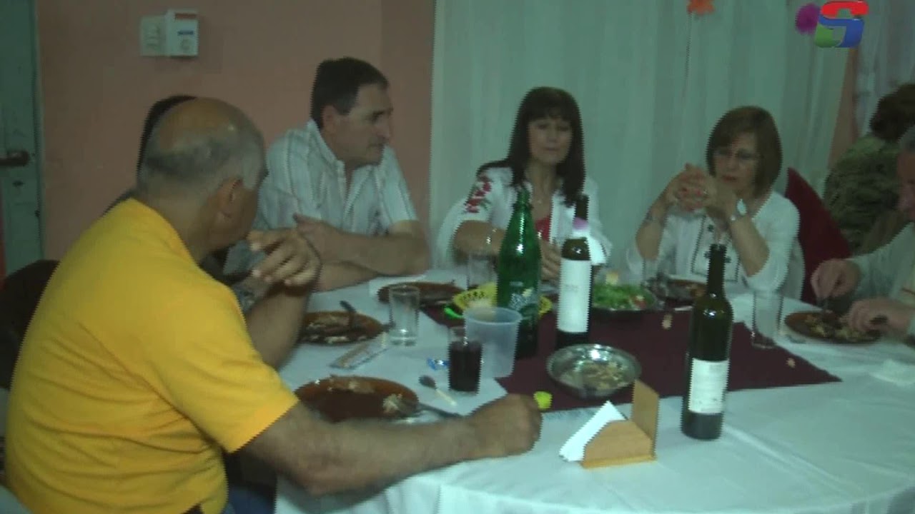 CENA BAILABLE EN EL CLUB DE ABUELOS - VDR - YouTube