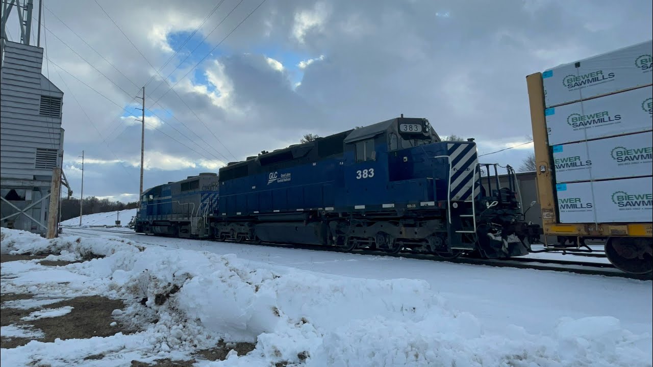 GLC Great Lakes central railroad coming through downtown shepherd - YouTube