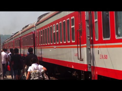 Chinese Sleeping Car Train Fuzhou - Nanjing - Beijing - YouTube