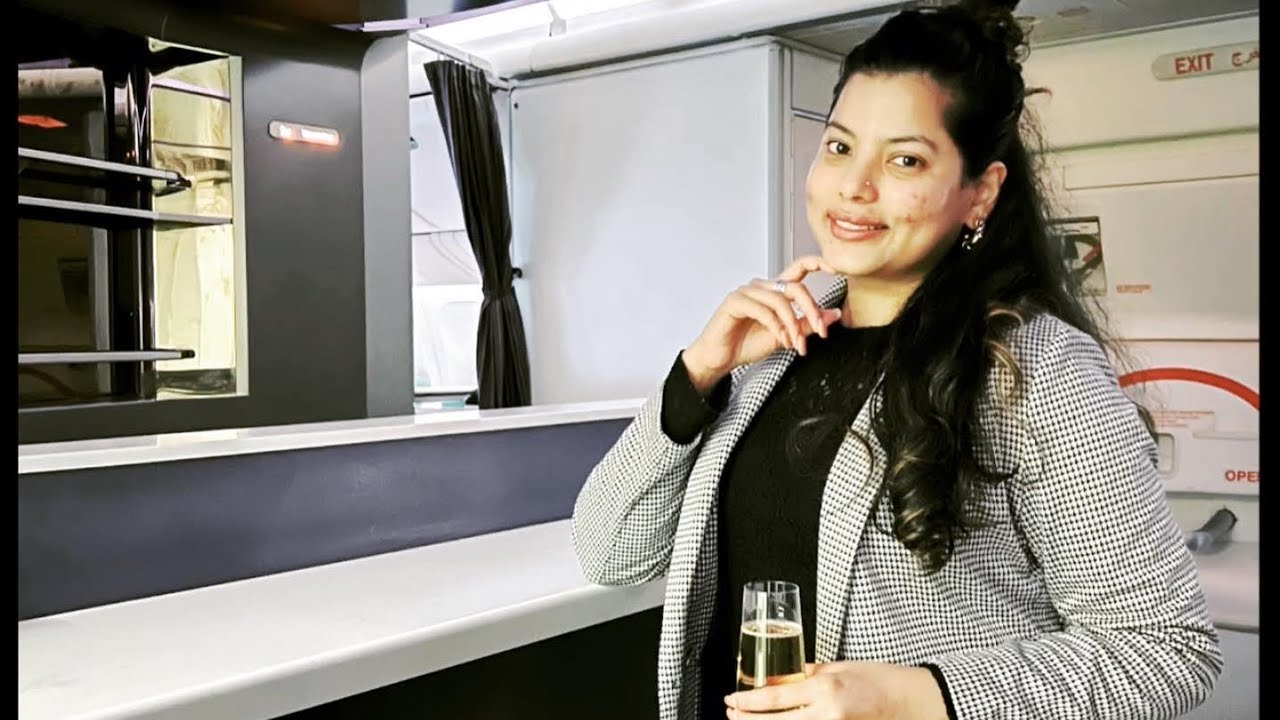 FIRST CLASS Q-SUITE | 5 STAR airline QATAR AIRWAYS | DUBAI 🇦🇪 to DOHA ...