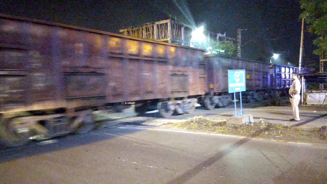 ULTIMATE 3AM ACTION!!!!....BOXN RAKE Departing from Titagarh Power ...