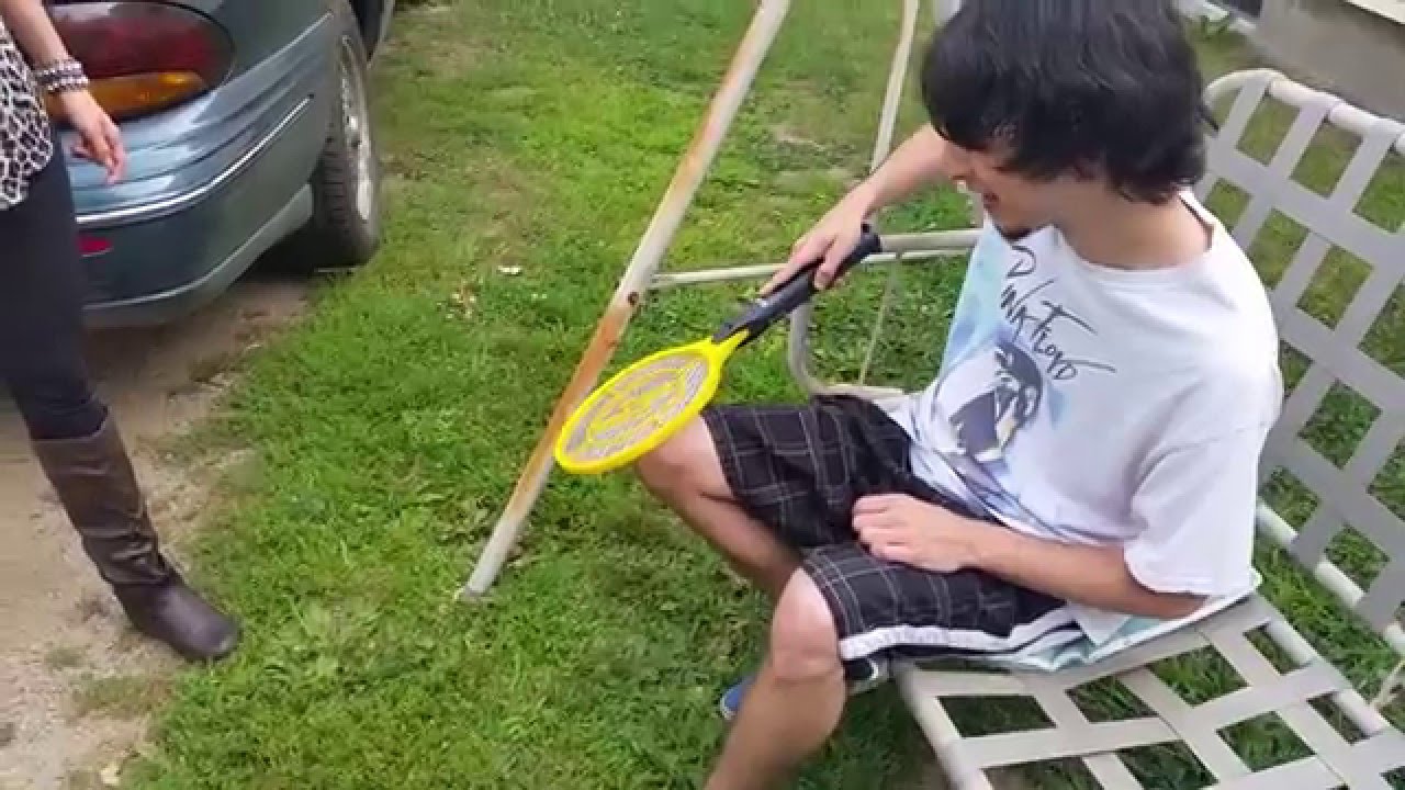 Bug zapper racket fun (Hilarious) - YouTube
