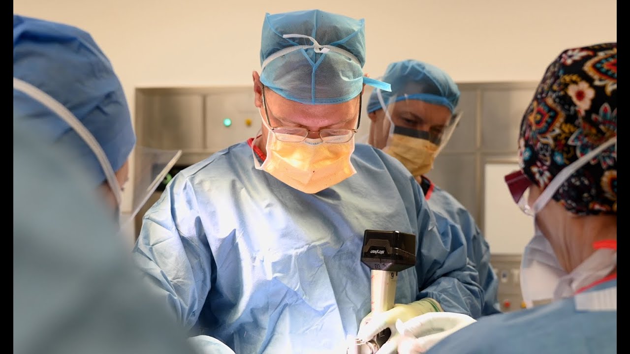 Dr Hannes Jonker performs groundbreaking surgery - a first on the ...
