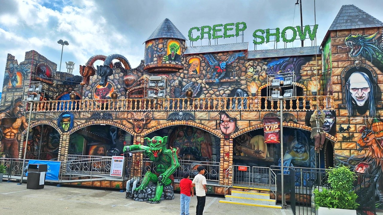 "Creep Show" Haunted House 2 Story Dark Ride at Houston Rodeo Carnival ...