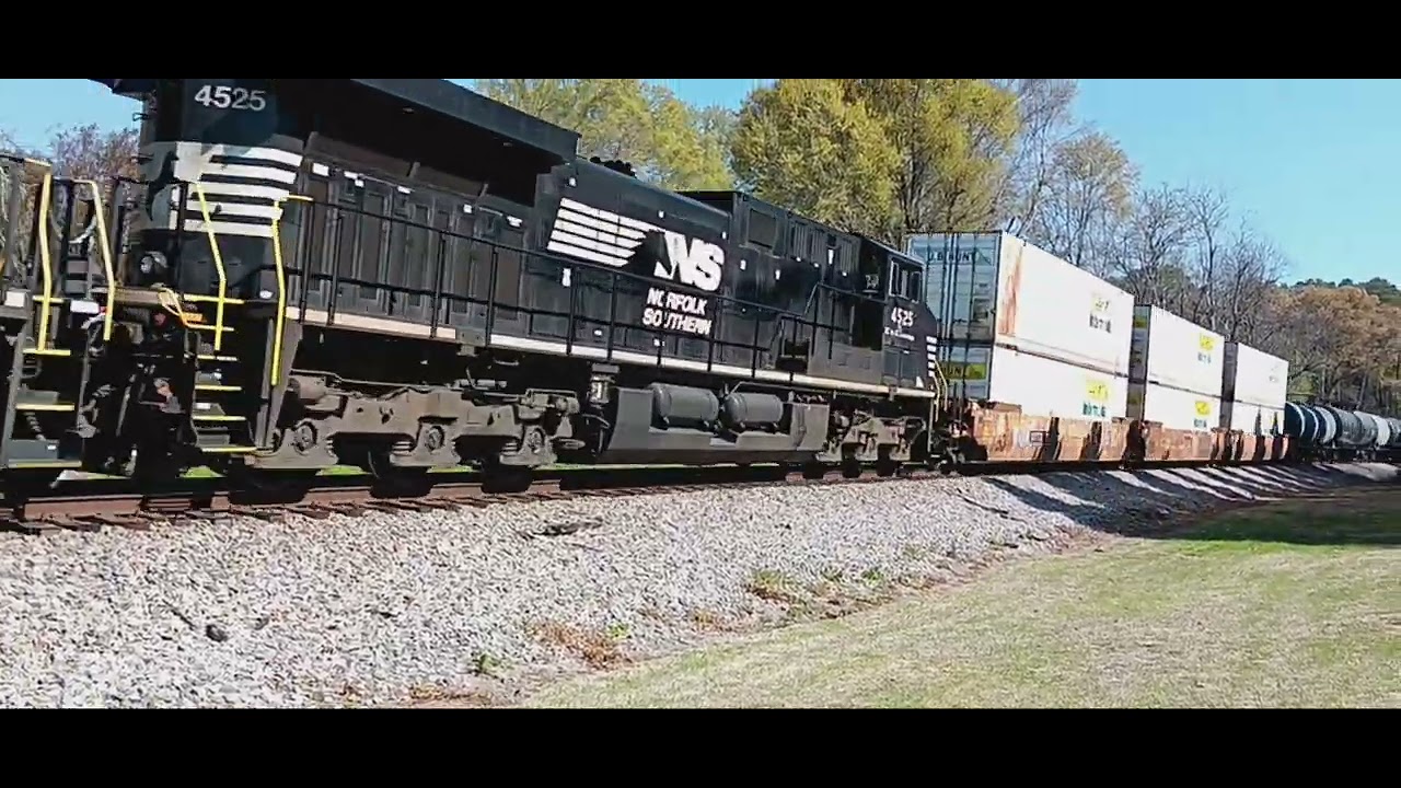 NS P81 SB with NS 3280 SD40-2 and NS 4525 DC to AC AC44C6M - YouTube