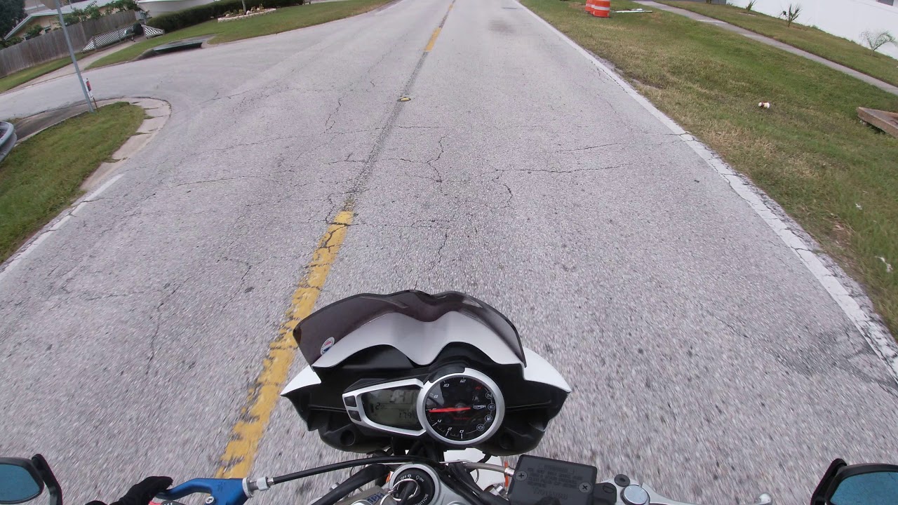 Triumph street triple. Wheelie practice tutorial. How to wheelie for ...
