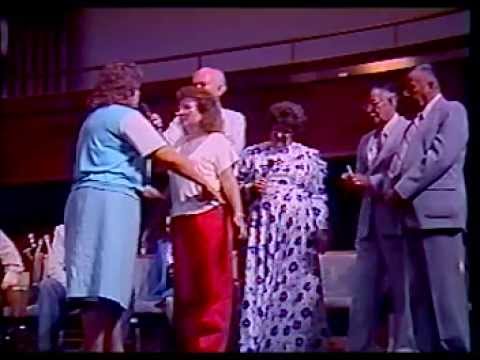 Sanando a los enfermos - Hora 11 - Charles y Frances Hunter - YouTube