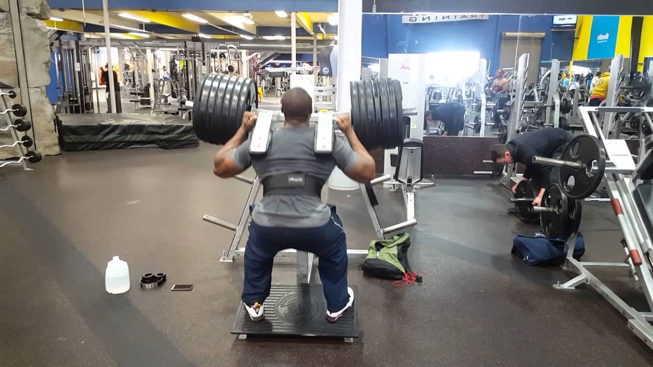 Squatting 630+ lbs | Front Squat Machine - YouTube