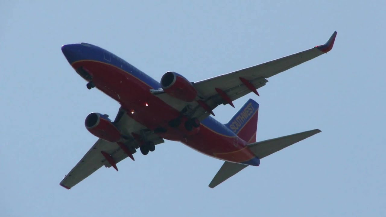 Southwest Airplanes Approaching BWI Airport - YouTube