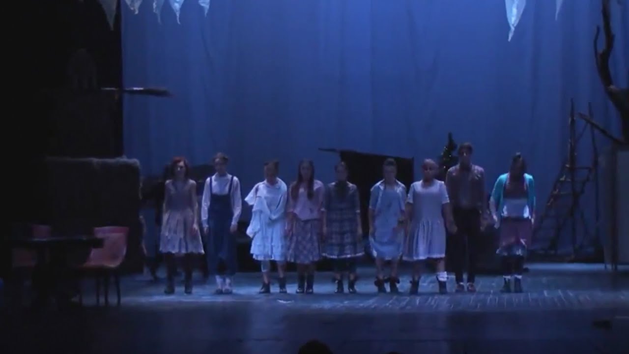 Dance performance "Nightmare before christmas" - YouTube