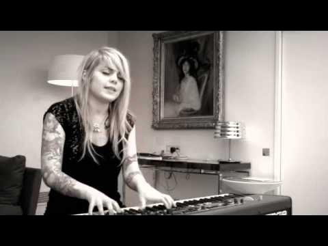 Comme des enfants - Cœur de pirate - YouTube