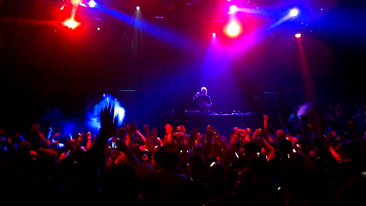 Rusko - Somebody to love - Nokia Theater - 9/20/2012 - YouTube