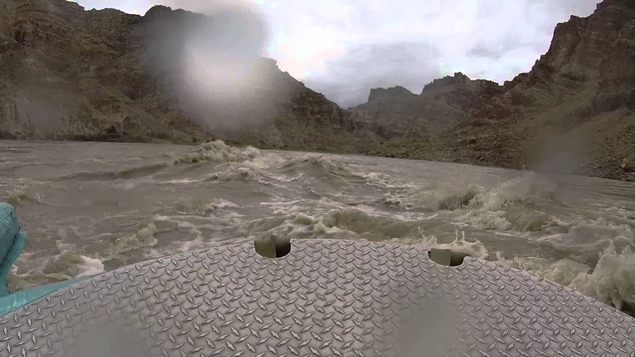 Day 2 Rafting First Rapids WWRE Cataract Canyon June 2015 - YouTube