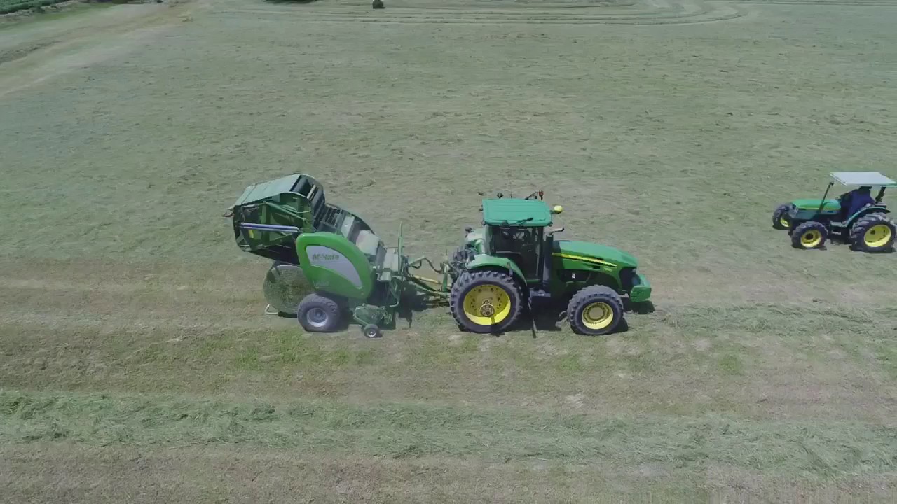 McHale V640 & Tubeline TLR5000 baling Bermudagrass in Coldwater, MS ...