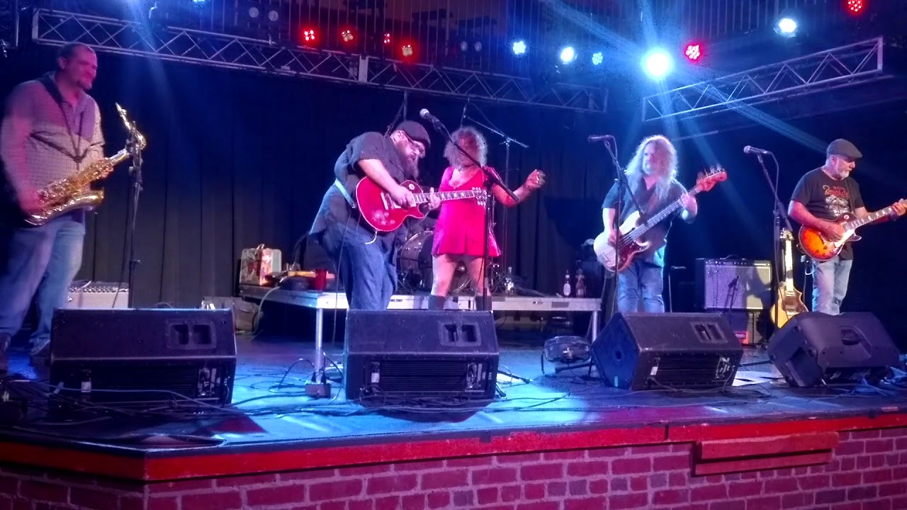 Cosmic Attack- Let me love You - YouTube