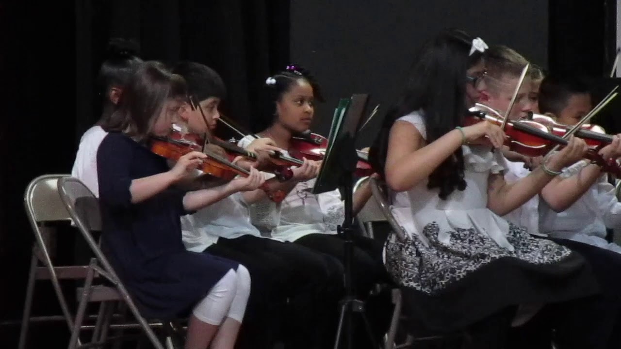 School No. 8 spring concert - YouTube