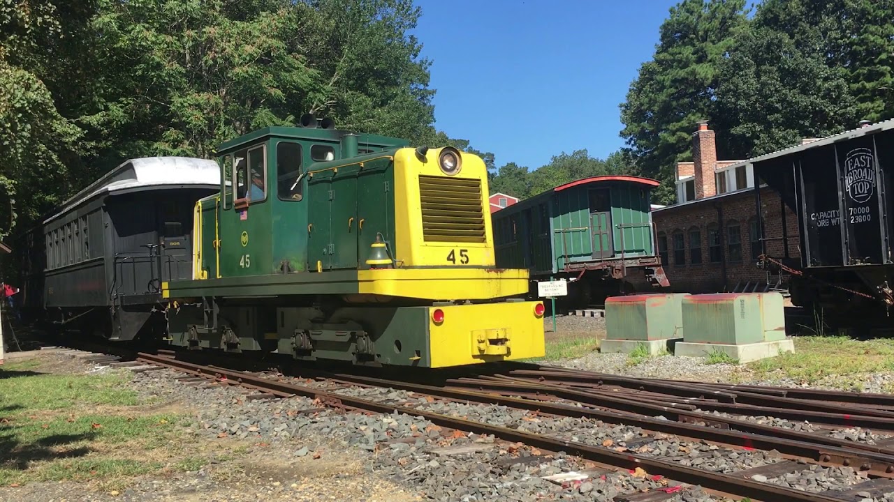 USS GE 45-Ton 45 and USAX GE 25-Ton 7751 Pull Pine Creek Railroad ...