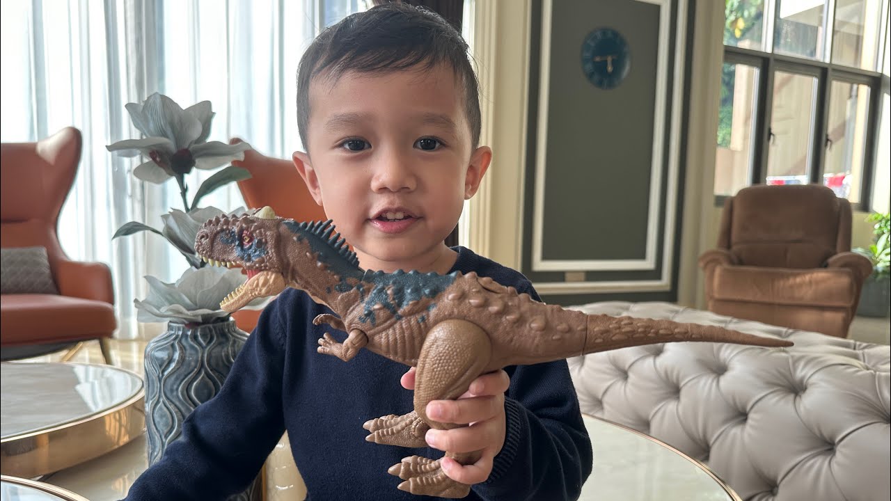 Rajasaurus - Jurassic World Dominion | Dinosaur Fun with Sebastian ...
