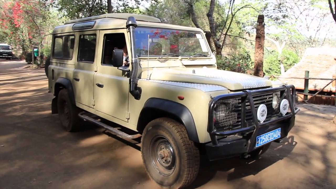 Restoring a Land Rover Defender Tdi 300 HD - YouTube