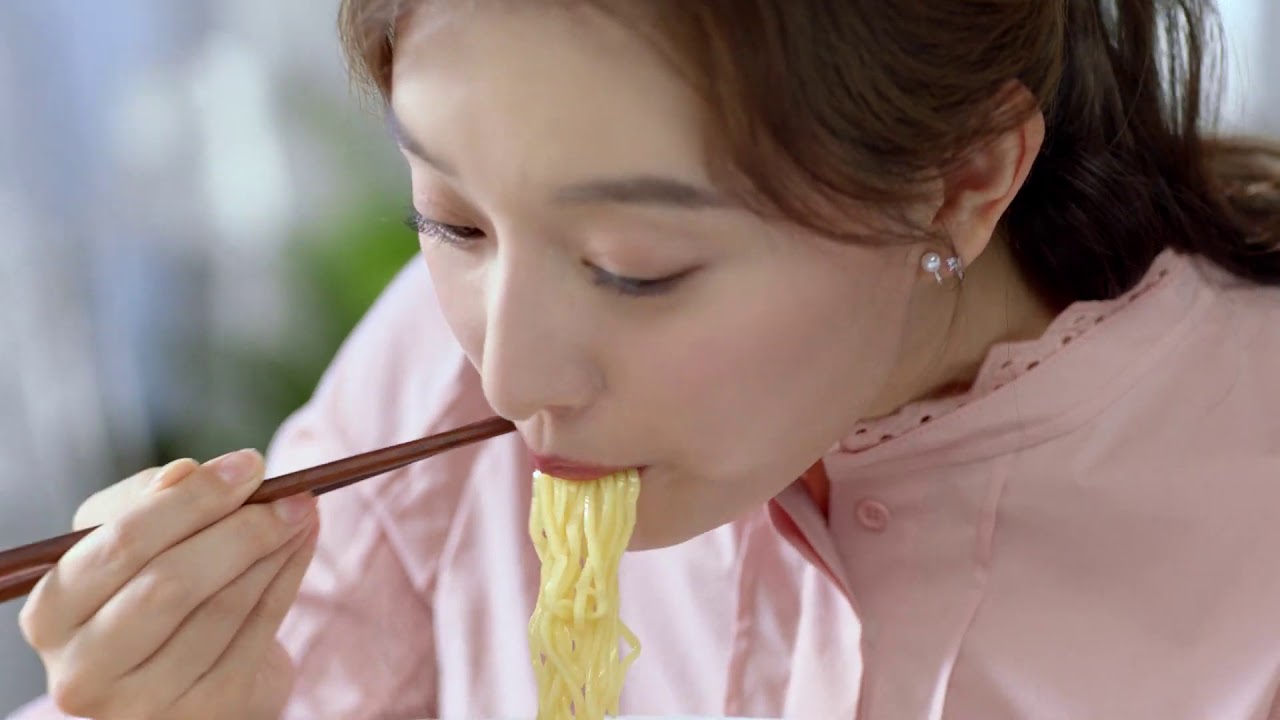 Lốc 4 Mì Shin Ramyun Light Gói 97G - YouTube