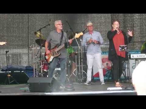 The Earls - Da Doo Run Run (Duelkener Muehlenfest 2019) - YouTube