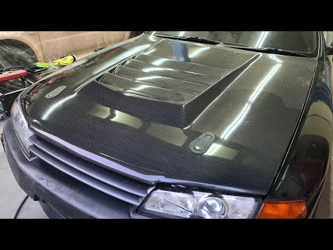 Nissan Skyline R32 GTR Z-TUNE hood install - YouTube