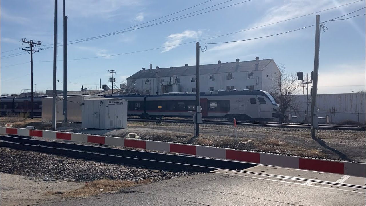Texrail Train #237 at Deen Road (January 31, 2022) - YouTube