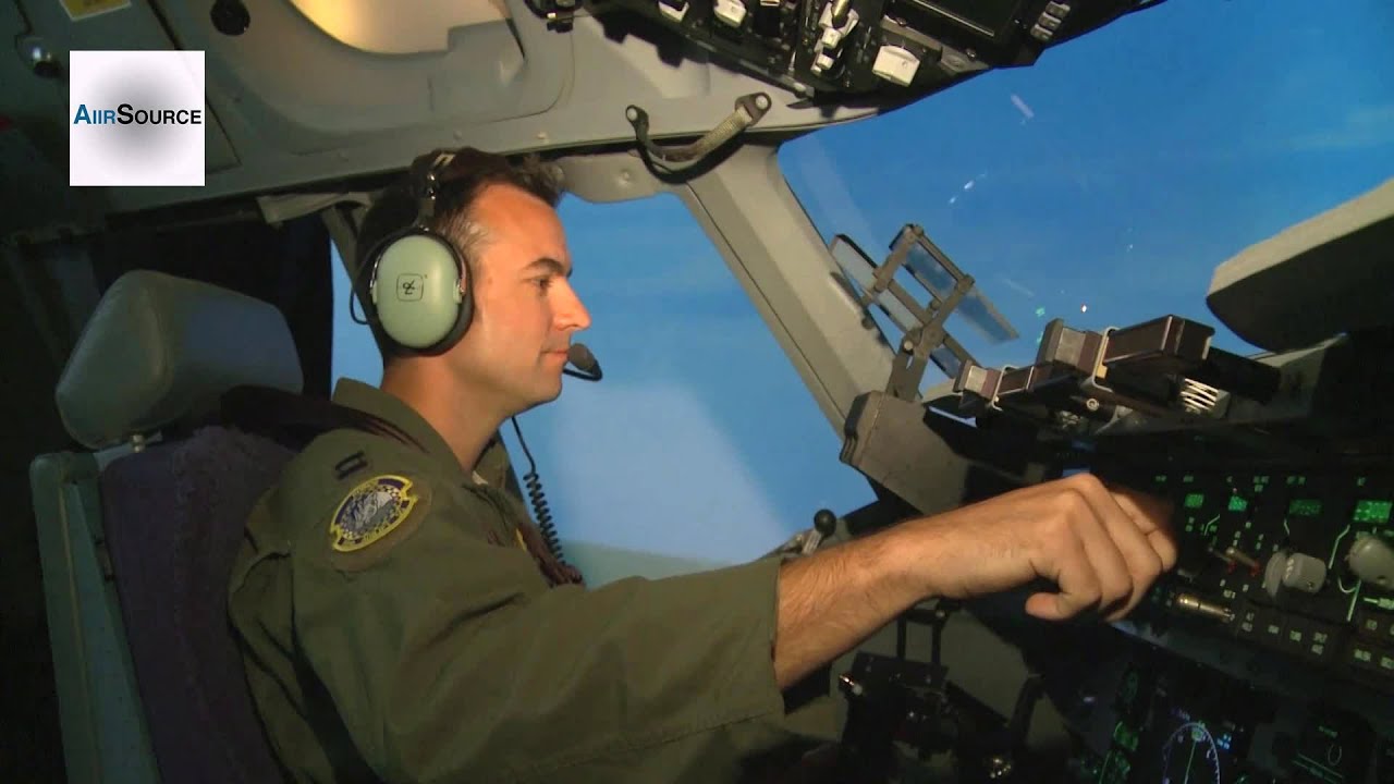 Air Force Pilots Flying on C-17 Globemaster III Simulator - YouTube