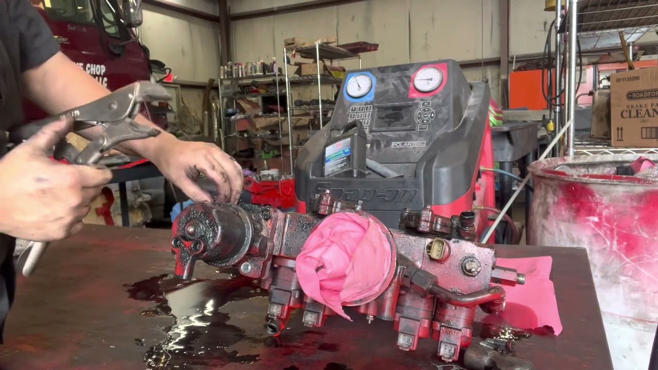Isx 871 Cummins fuel lift pump replacement - YouTube