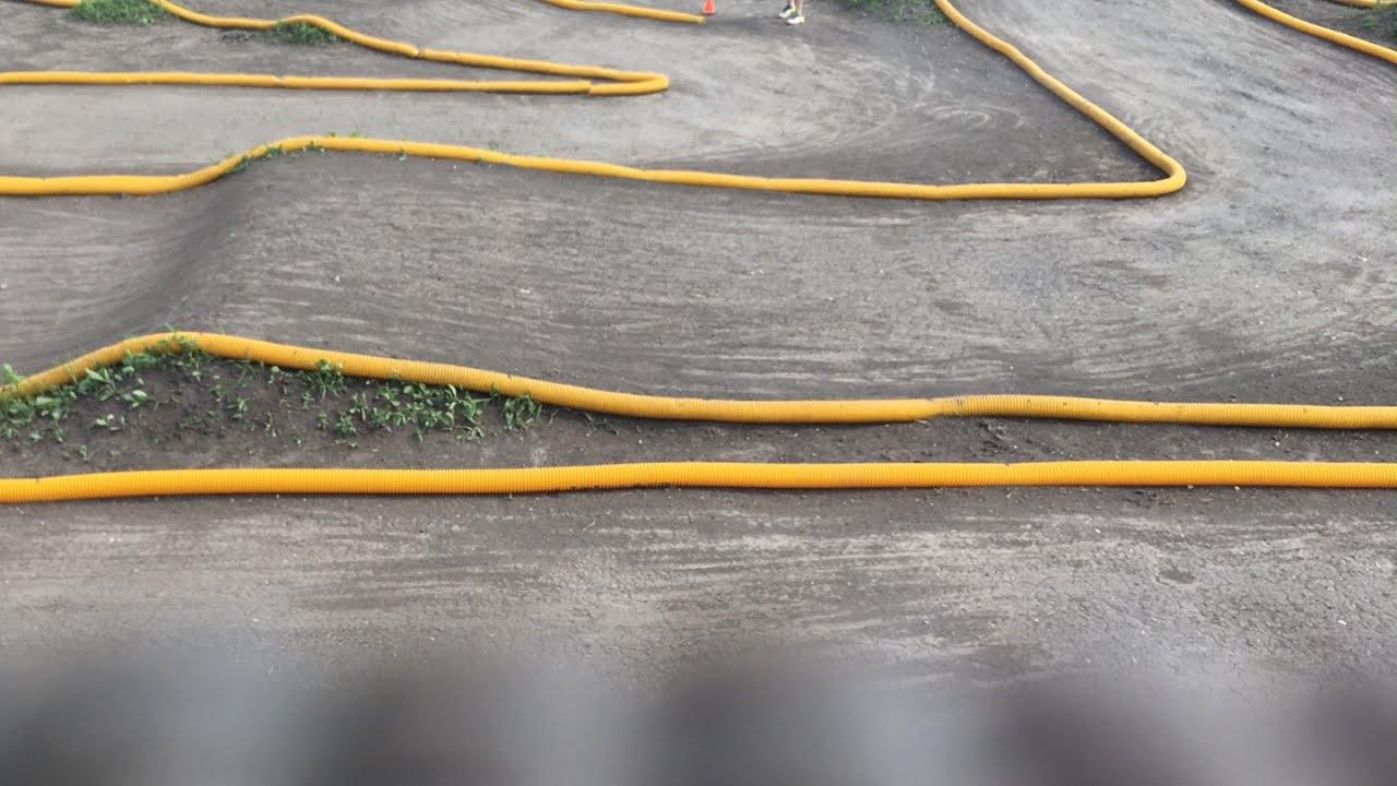 Deuce mains - YouTube