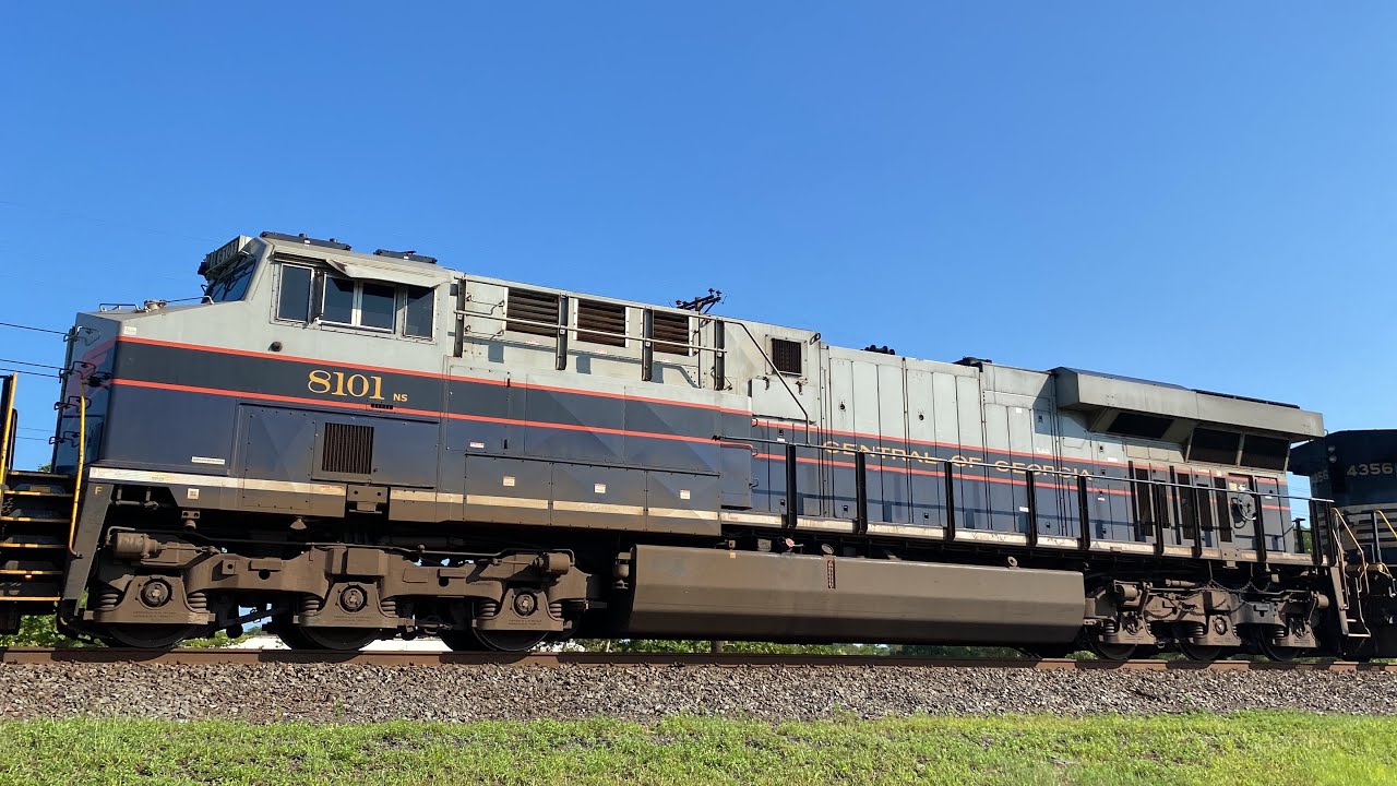NS 8101 Trailing On 24X At Townley NJ - YouTube