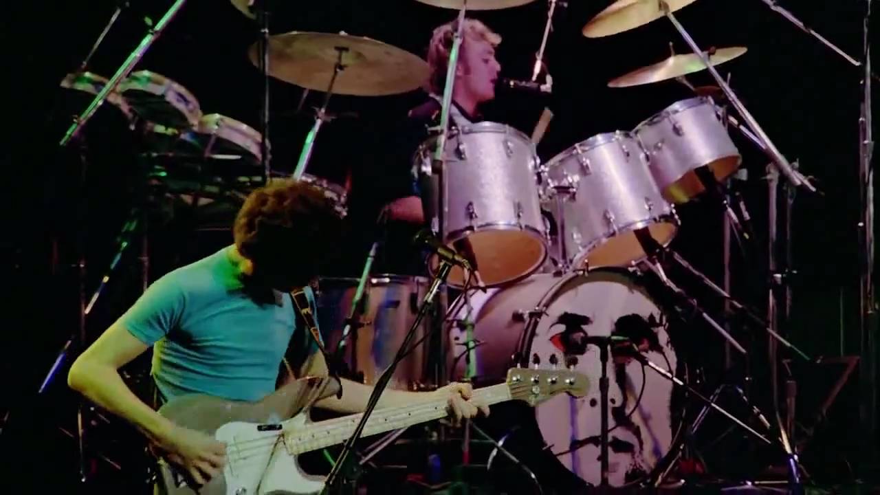 Queen - Under Pressure ( Live ) (High Quality video) (HD) - YouTube