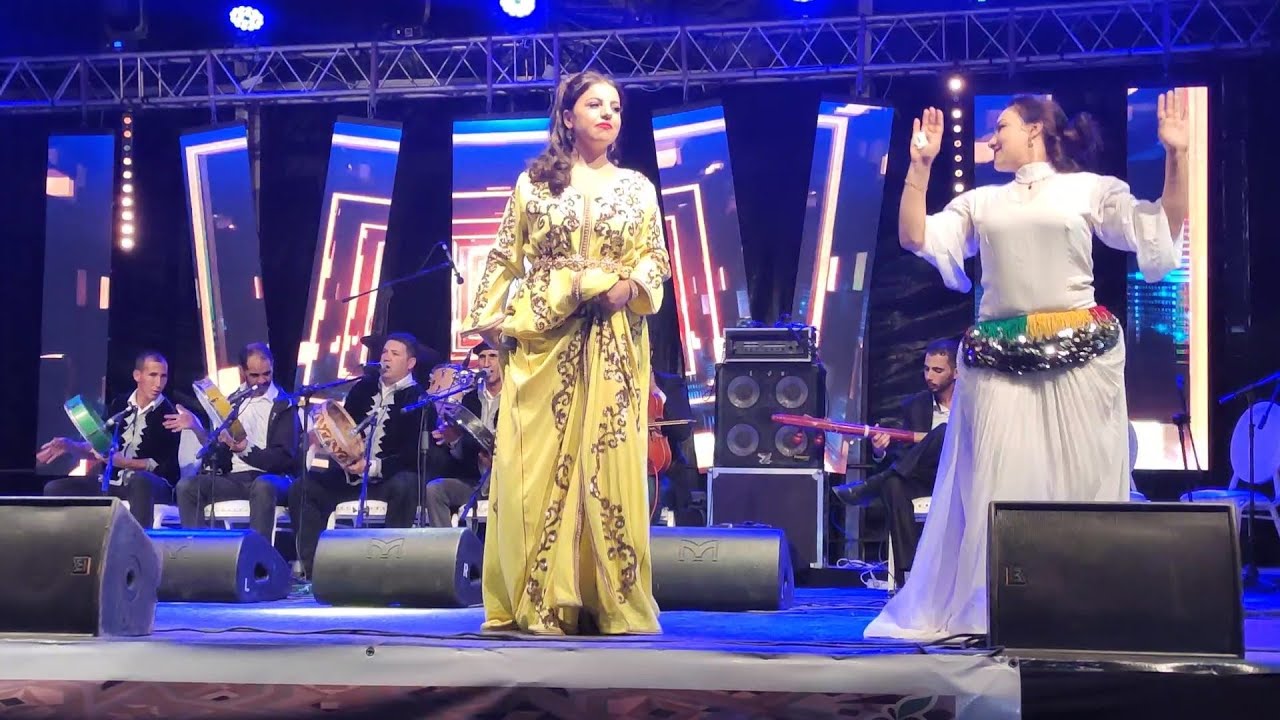 Saida titrit festival de la pomme à midelt سعيدة تيتريت بمهرجان التفاح ...