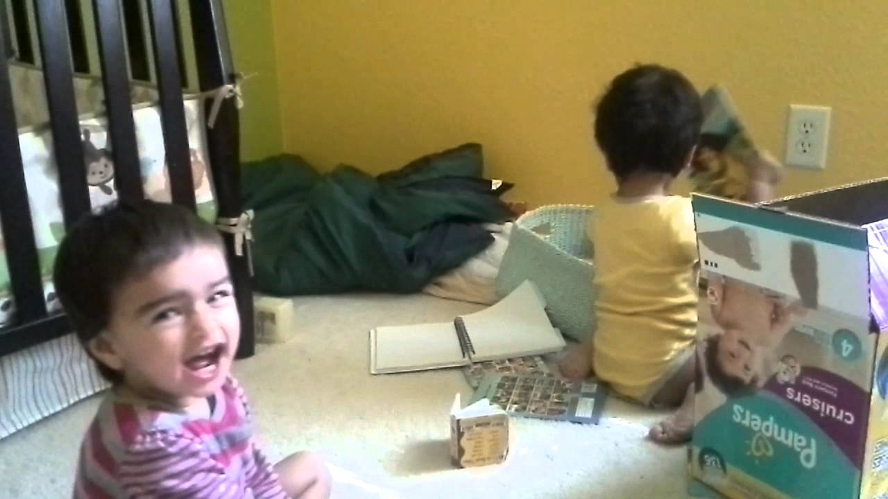 Kids silly play - YouTube